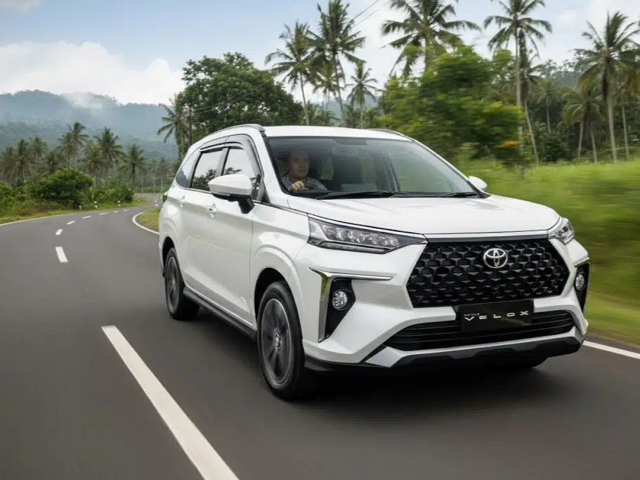 Daftar Harga Mobil Listrik HEV Toyota 2026, Mulai dari Rp300-an Juta ...