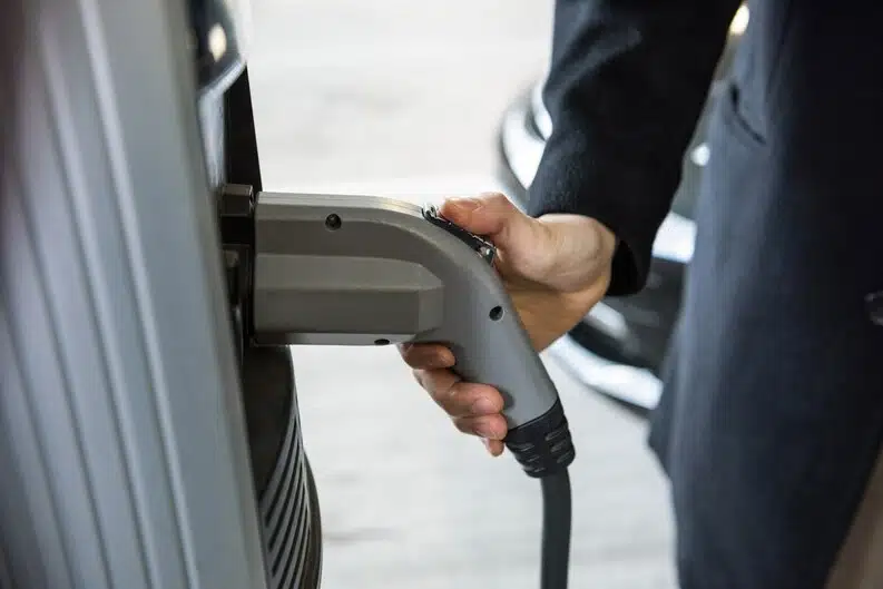 Mengenal Tipe-Tipe EV Charger Mobil Listrik | AstraOtoshop.com
