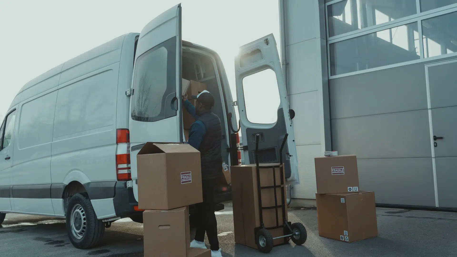 Apa itu Mobil Blind Van? | AstraOtoshop.com