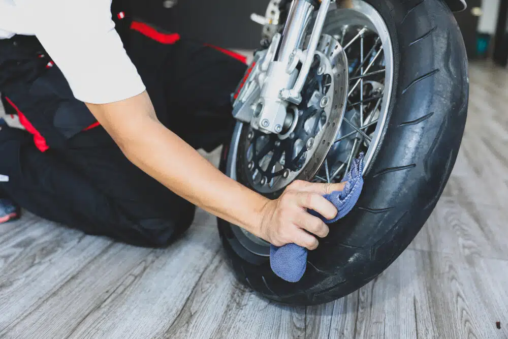 Ban Motor Vulkanisir: Pilihan Aman atau Terlalu Berisiko ...
