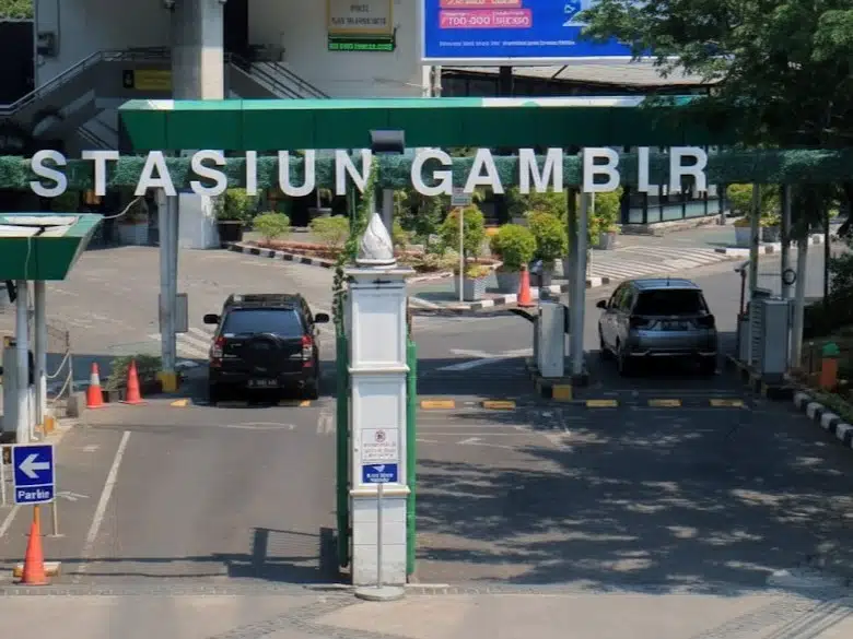 Stasiun Gambir: Cara Beli Tiket, Rute Kereta, dan Fasilitas Terbaru ...
