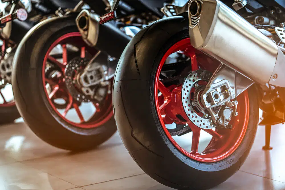 Atur Pejalanan Anda dengan Berbagai Tipe Ban Motor Kawasaki ...