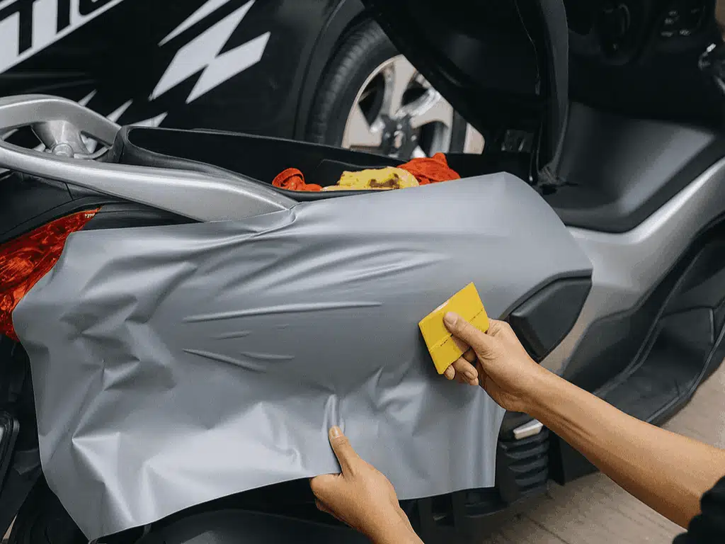 Pilih Wrapping Motor atau Cat Ulang? Pahami Kelebihan dan Kekurangan ...